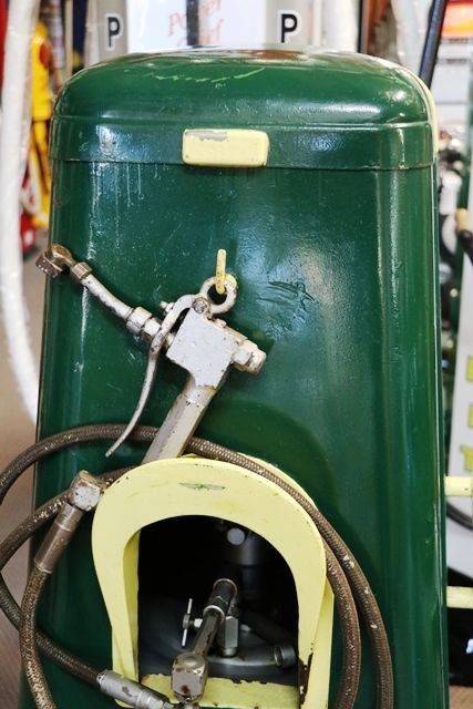 Vintage Castrol Portable Grease Station. # | XXXX Antique Complex