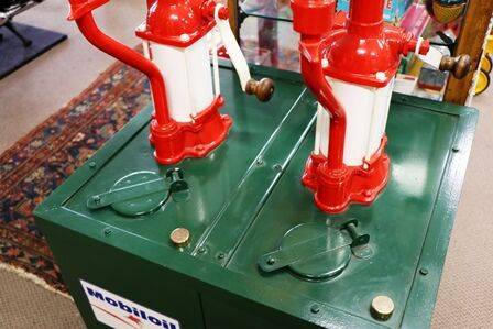 Vintage Twin Pump Mobil Garage Hi-Boy Oil Dispensers. # | XXXX Antique ...