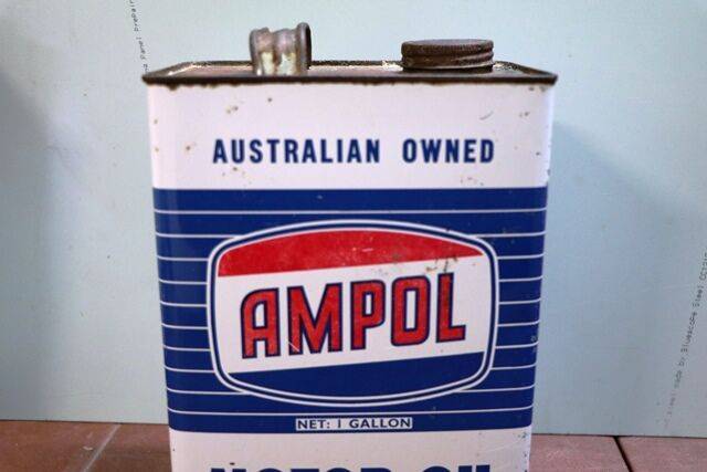 Ampol Australian Owned Motor Oil 30 One Gallon Tin. | XXXX Antique Complex