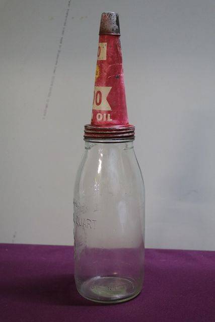 Australian Shell Embossed Quart Motor Oil Bottle with Tin Pourer | XXXX ...