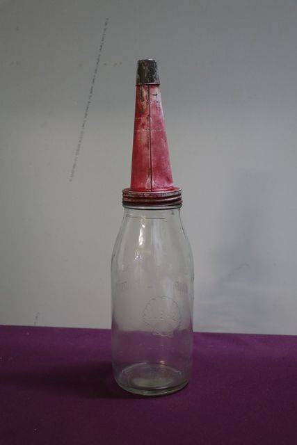 Australian Shell Embossed Quart Motor Oil Bottle with Tin Pourer | XXXX ...