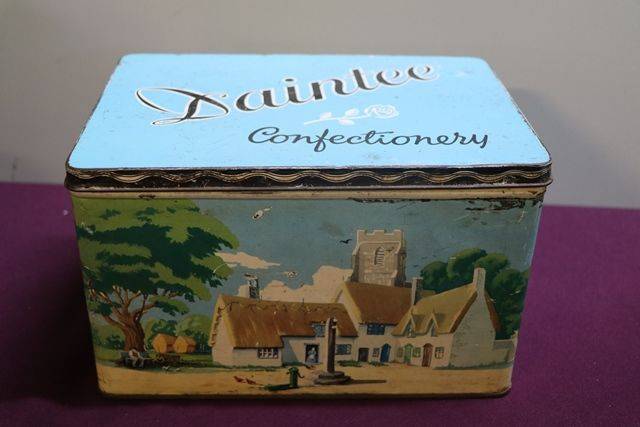 Daintee Confectionery Pictorial Tin | XXXX Antique Complex