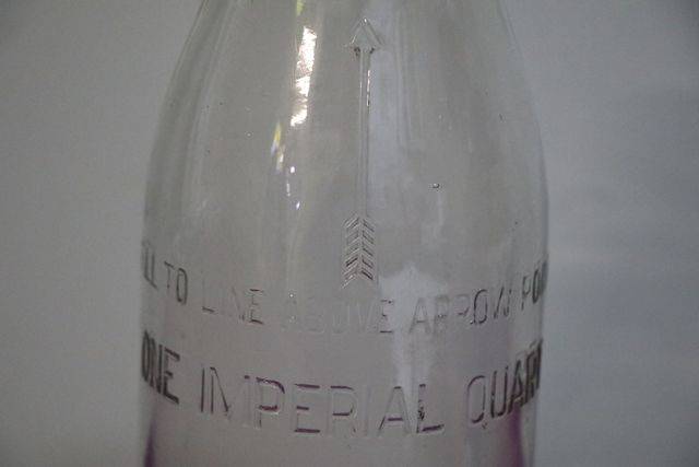 Early Australian Shell Embossed Quart Oil Bottle | XXXX Antique Complex