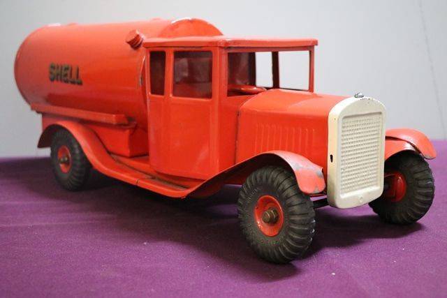 Genuine Tri-Ang Tin Plate Shell Oil Tanker | XXXX Antique Complex