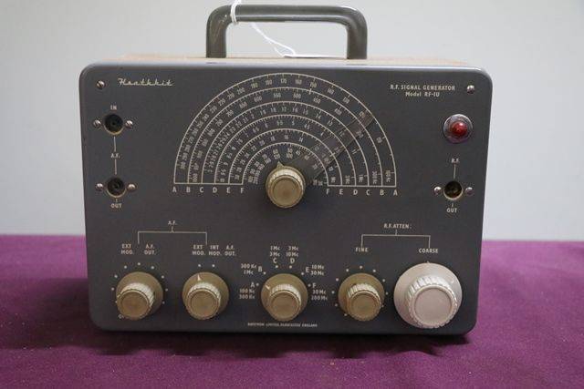 Heathkit R F Signal Generator Model RF-IU | XXXX Antique Complex