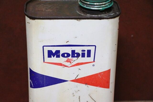 Mobil SAE 30 Outboard Oil 1 quart Tin. | XXXX Antique Complex