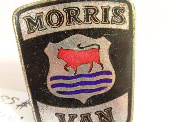 Morris Van Badge | XXXX Antique Complex