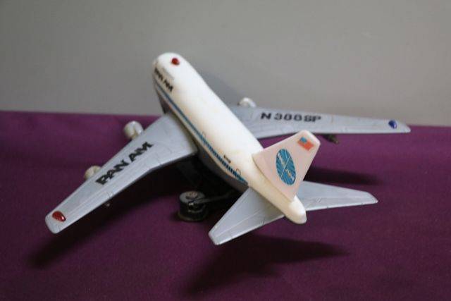 PAN-AM-BATTERY-OPERATED-PLANE-Seven-Seas-Toys-Vintage- | XXXX Antique ...