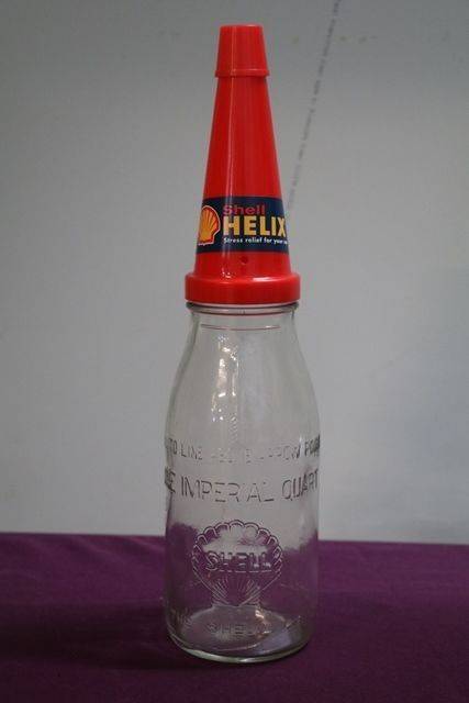 Shell Quart Oil Bottle With Plastic Top | XXXX Antique Complex