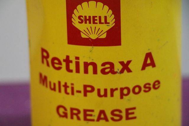 Shell Retinax A 1 LB Multi-Purpose Grease Tin | XXXX Antique Complex