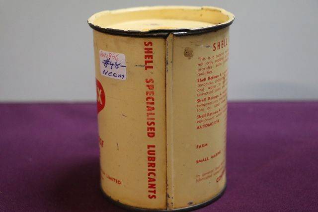 Shell Retinax A 1 LB Multi-Purpose Grease Tin | XXXX Antique Complex