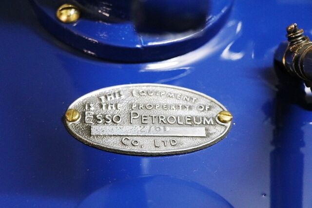 Stunning Vintage ESSO Gear Oil Dispenser. # | XXXX Antique Complex