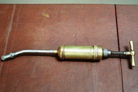 Tecalemit Model T26 Brass Grease Gun. | XXXX Antique Complex