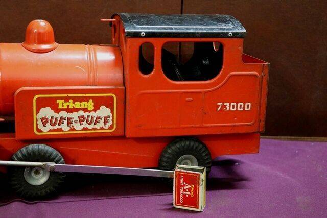 Tri-ang Puff-Puff Tinplate Locomotive .. | XXXX Antique Complex
