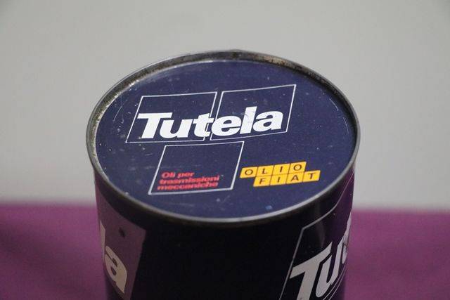 Tutela Olio Fiat ZC 90 1 Litre Italian Oil Tin | XXXX Antique Complex