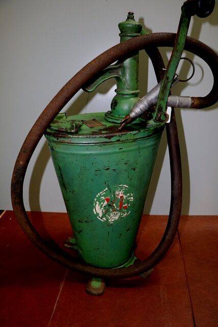 Vintage Baelz Castrol Gear Oil Dispenser. | XXXX Antique Complex