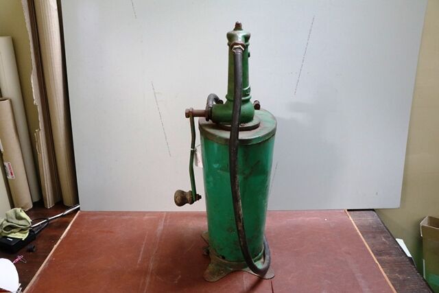 Vintage Gear oil Dispenser SOLD FOR RESTORATION.. | XXXX Antique Complex