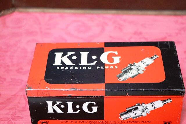Vintage K.L.G Spark Plug Pictorial Tin. | XXXX Antique Complex
