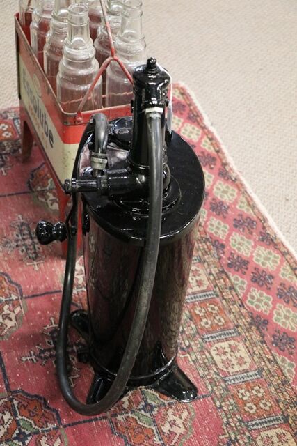 Vintage Restored Pratts Gear Oil Dispenser. | XXXX Antique Complex
